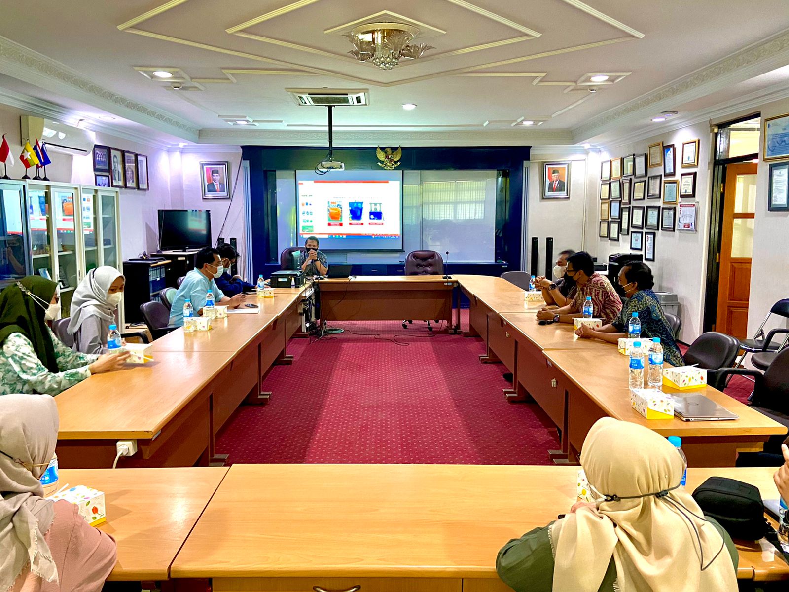 Menerima kunjungan dari ITB – Electrochemical Engineering Laboratory